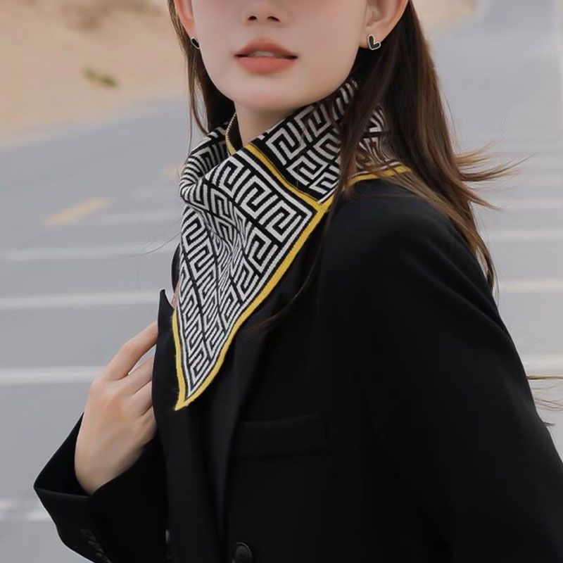 Triangle Scarf – Glizm